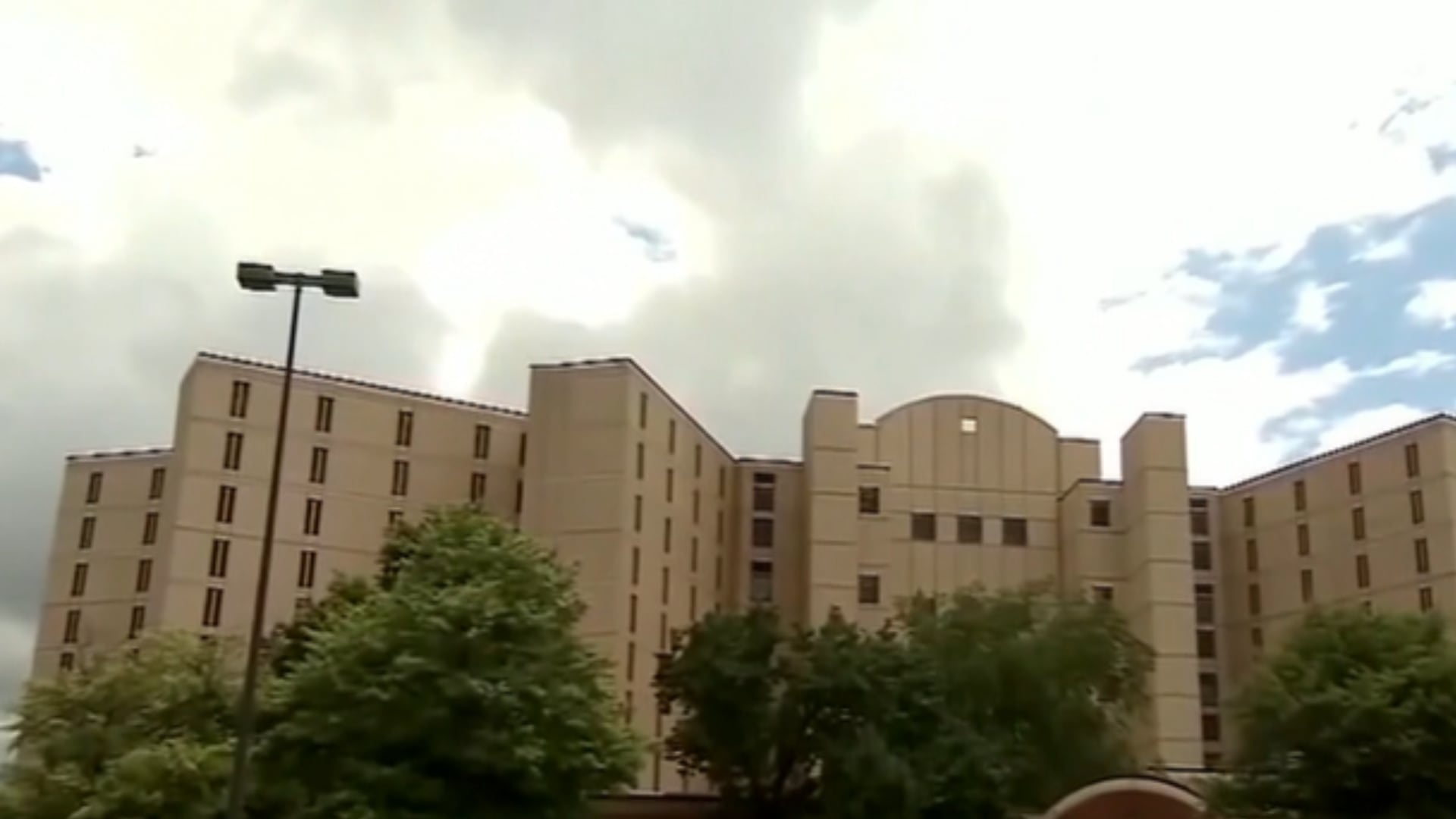 Fulton commissioners urge sheriff to avoid jailings for minor offenses ...