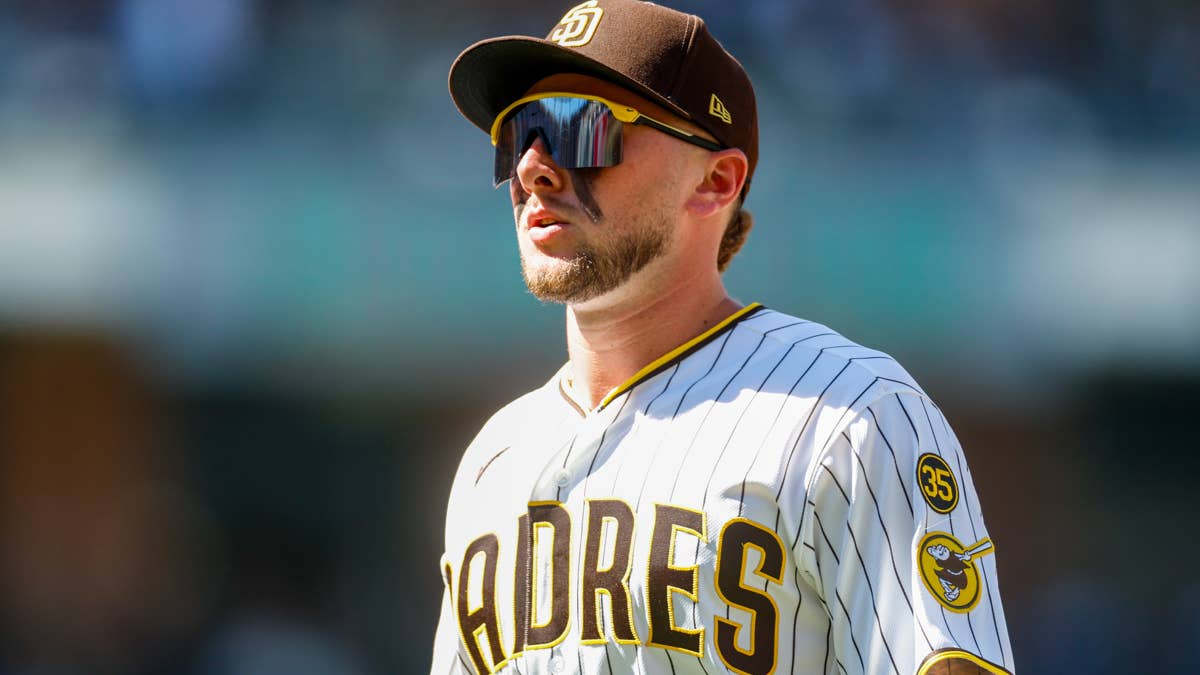 Padres' Jackson Merrill leaves game with back injury: Latest update on ...