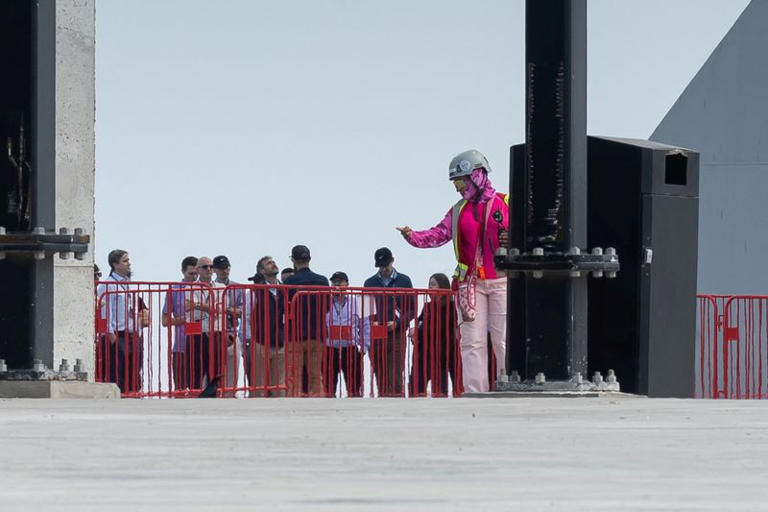 SpaceX aims for 10,000 annual launches within five years, FAA says