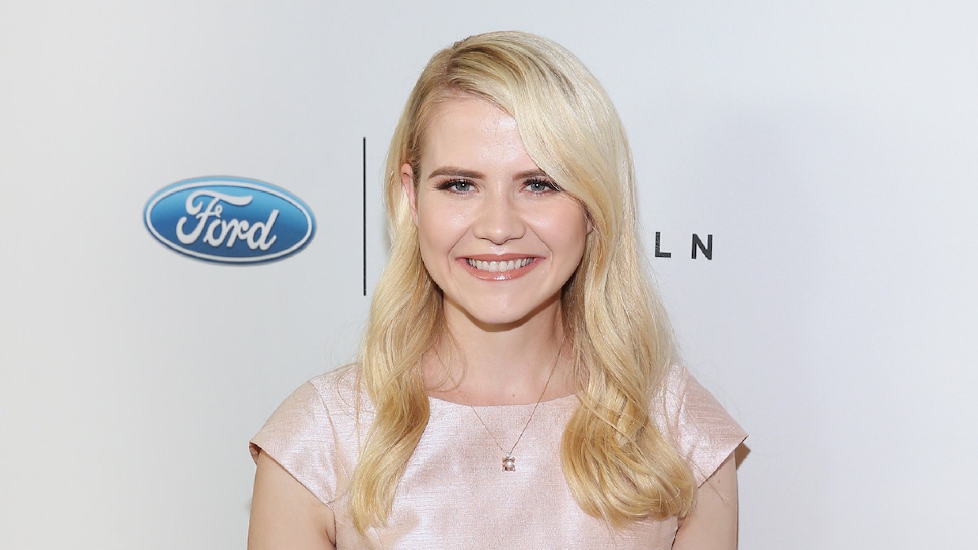 Who is Elizabeth Smart? Kidnapping survivor is now a bodybuilder