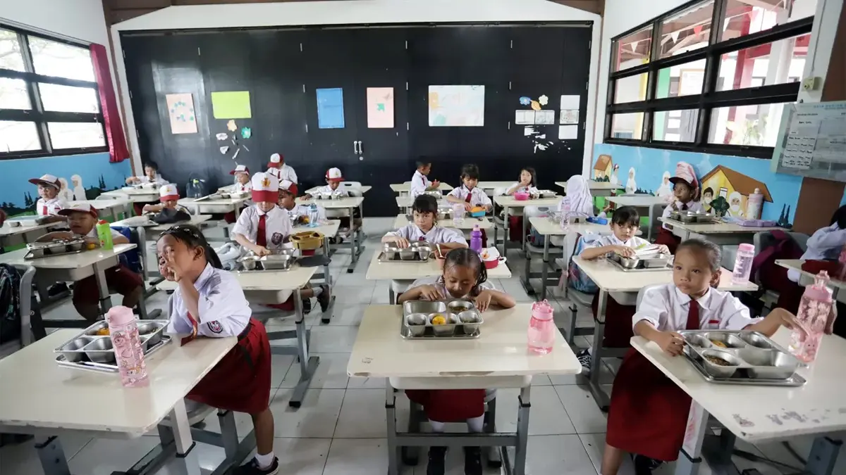 Dana MBG Rp 12 triliun mengendap di rekening yayasan, KPK soroti tata ...