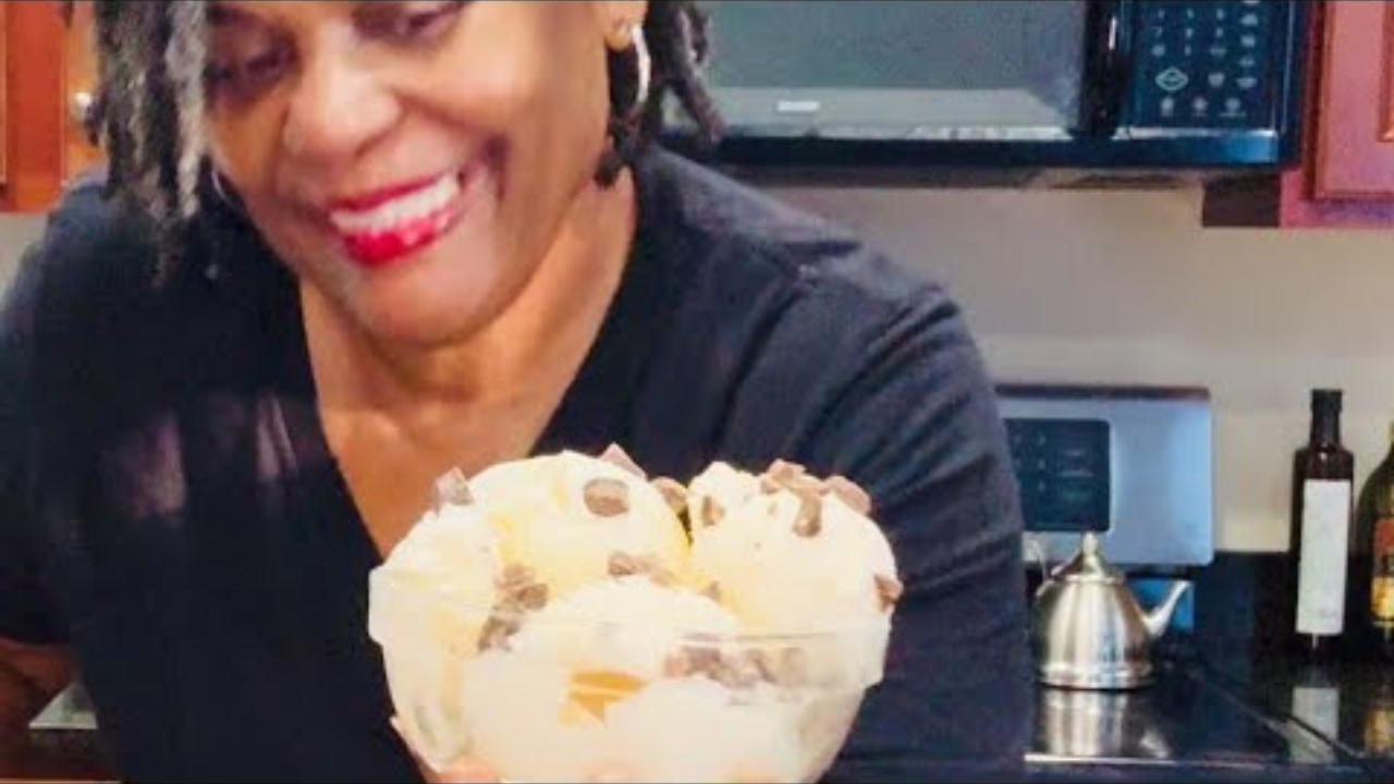Easy no churn ice cream recipe with 4 ingredients