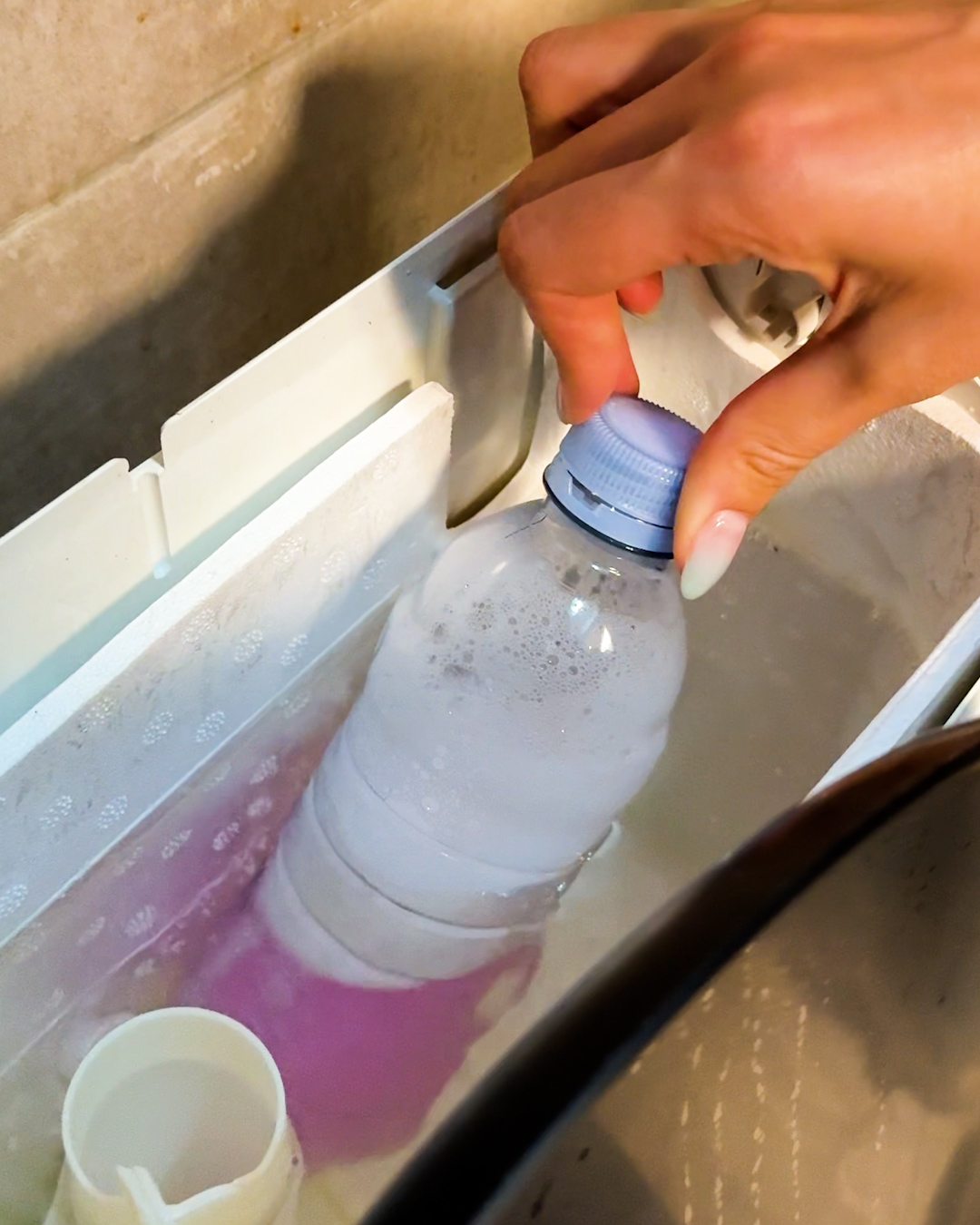 Keep your bathroom smelling fresh all day 🌸