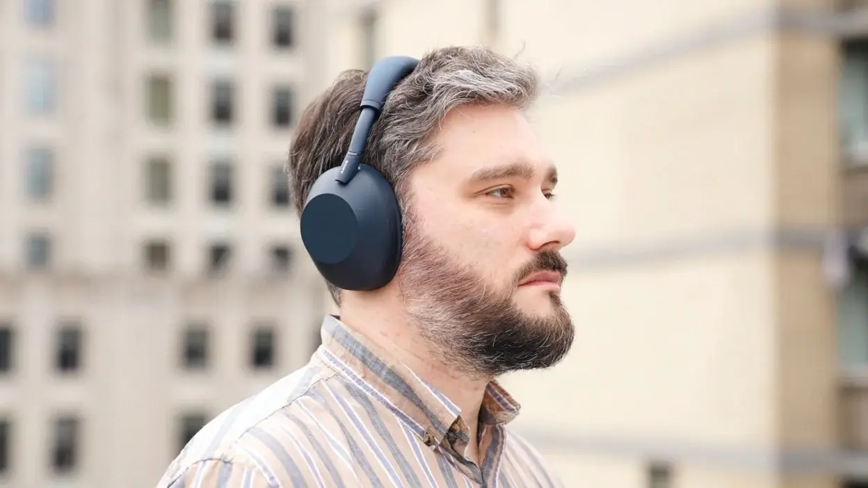 Snag Sony's XM6 noise-cancelling headphones while they're back at their ...