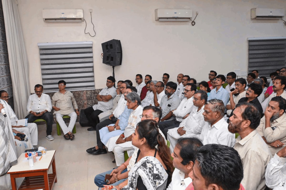 Is TMC falling apart with 50% MLAs skipping post-poll violence protest?