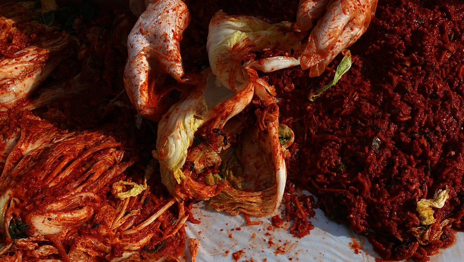 Experts stress live cultures for real fermented food benefits