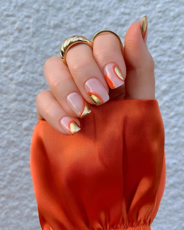 Simple vacation nails are in for 2026—16 ideas for your next beachy getaway