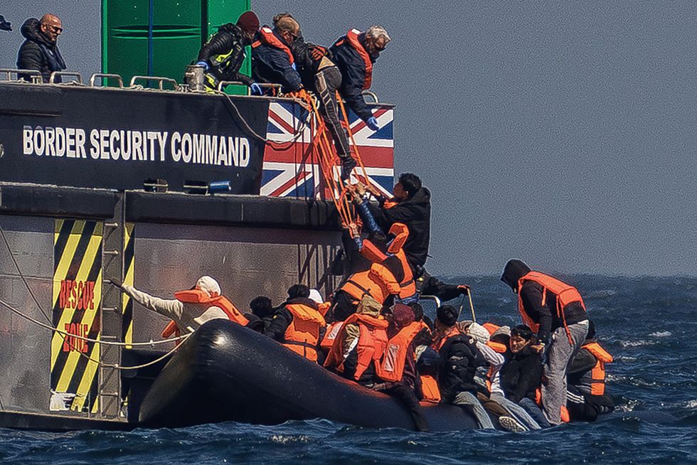 'Violent ex-soldiers from Iraq and Afghanistan' massing at small boat ...