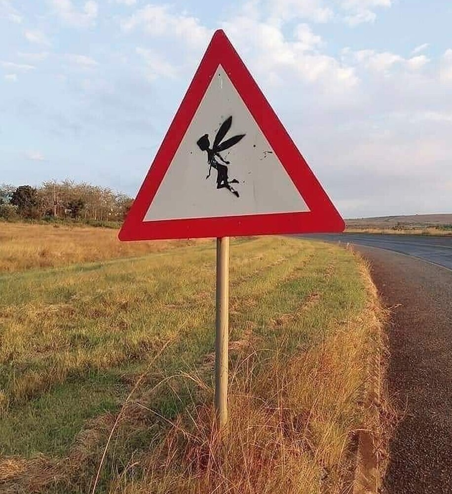 17 traffic signs that make little to no sense