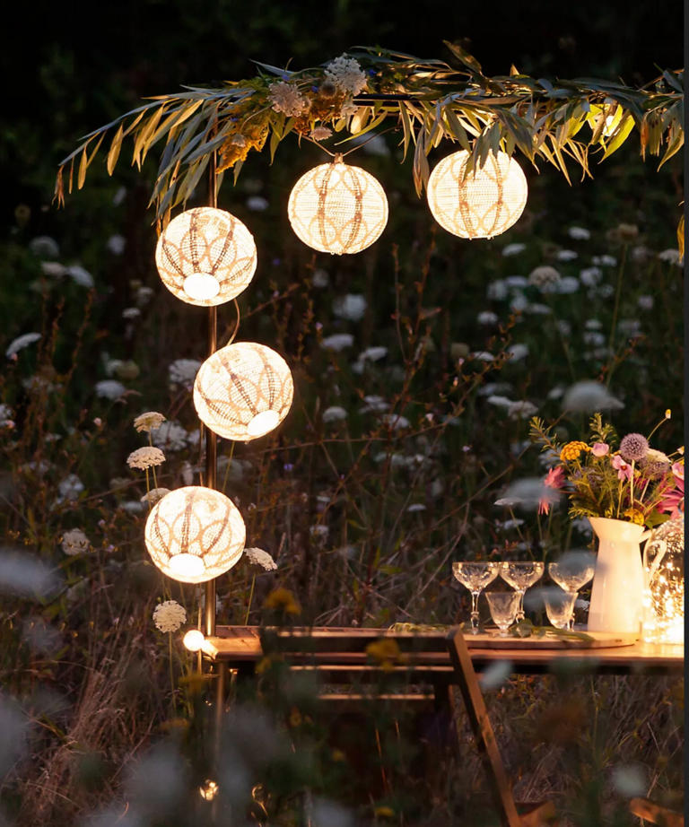 How to create an outdoor drinks station perfect for summer parties