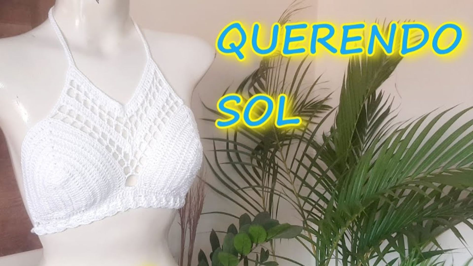 Modelo estiloso de cropped perfeito pro verão