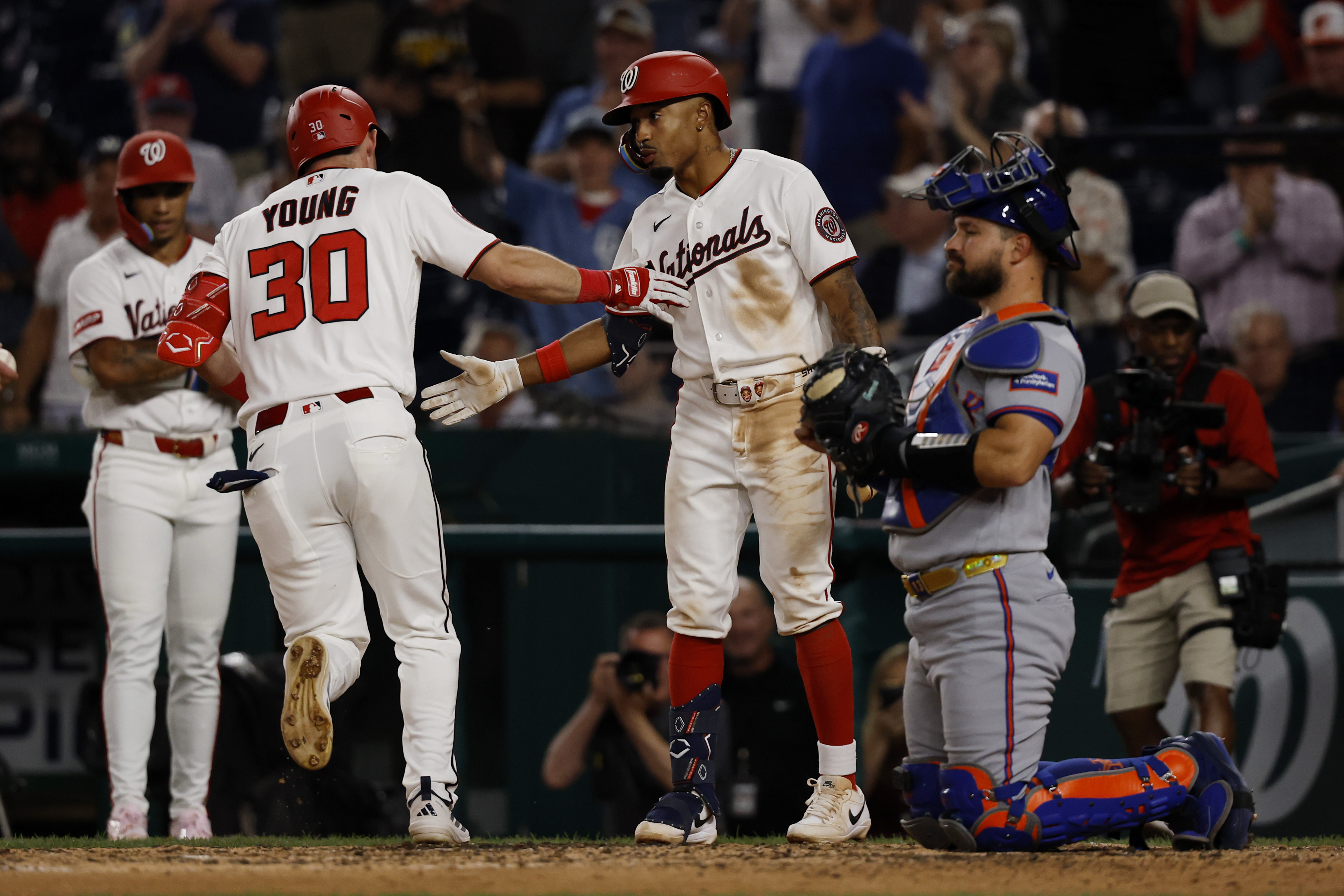 Young, Alvarez give Nationals the upper hand on Mets