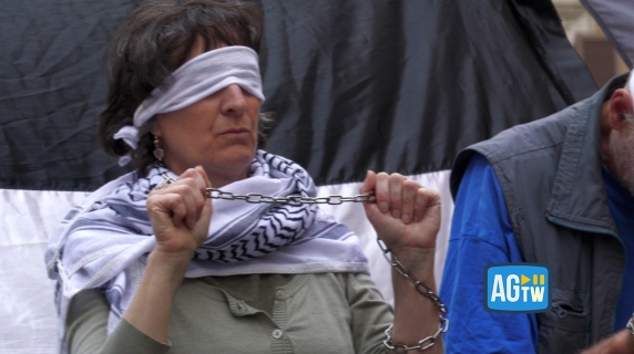 Flash mob per la Flotilla per Gaza. Boldrini: «La tortura è entrata nel ...