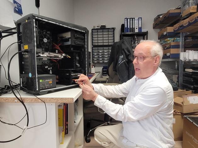 Franz Doppler gibt 5.260 Computer kostenlos an Bedürftige ab