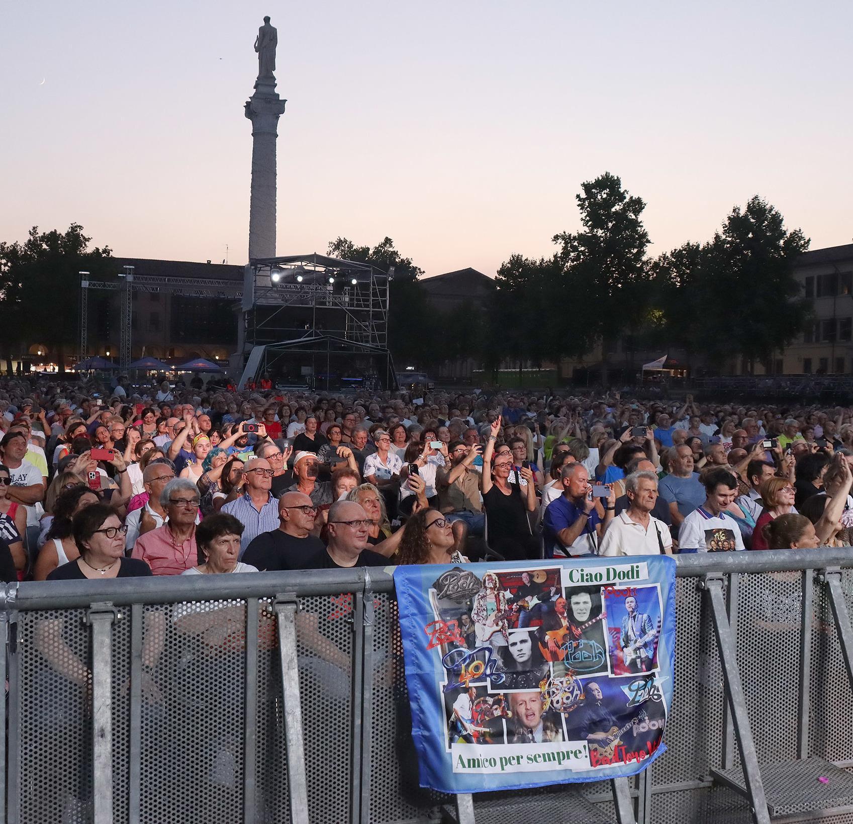 Nuovo concerto in piazza Ariostea. I residenti: "Niente autorizzazioni ...