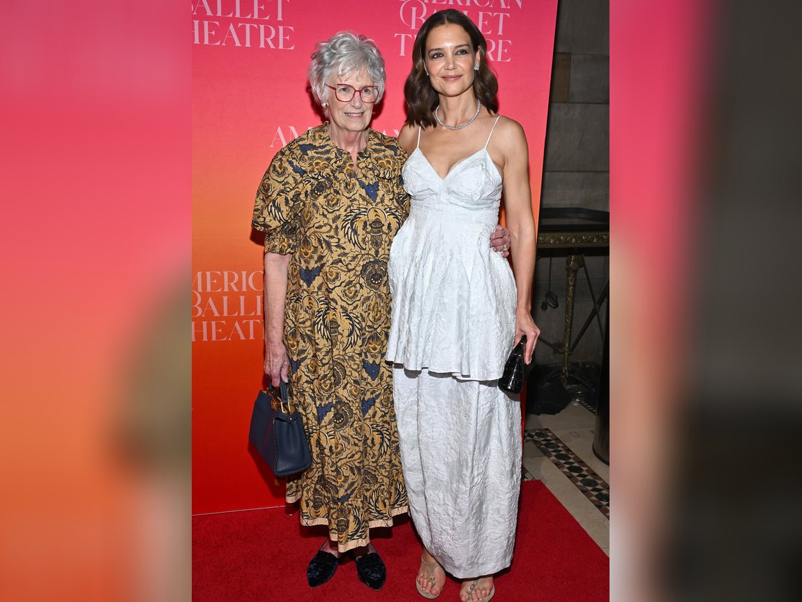 Katie Holmes besucht Ballettgala gemeinsam mit ihrer Mutter Kathleen