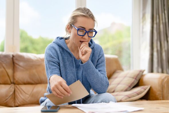 UK households warned of £1,000 threshold over DWP crackdown