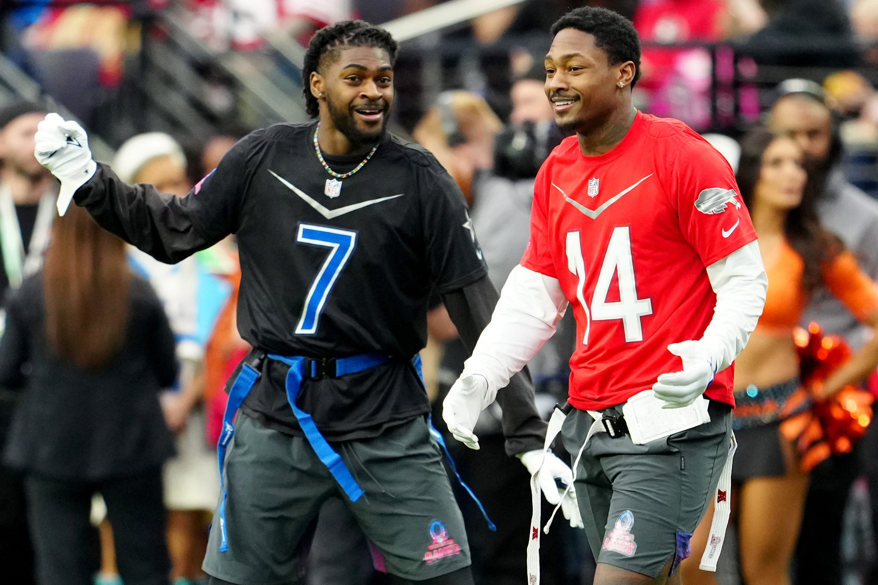 Stefon Diggs implies a desire to join Commanders with brother Trevon