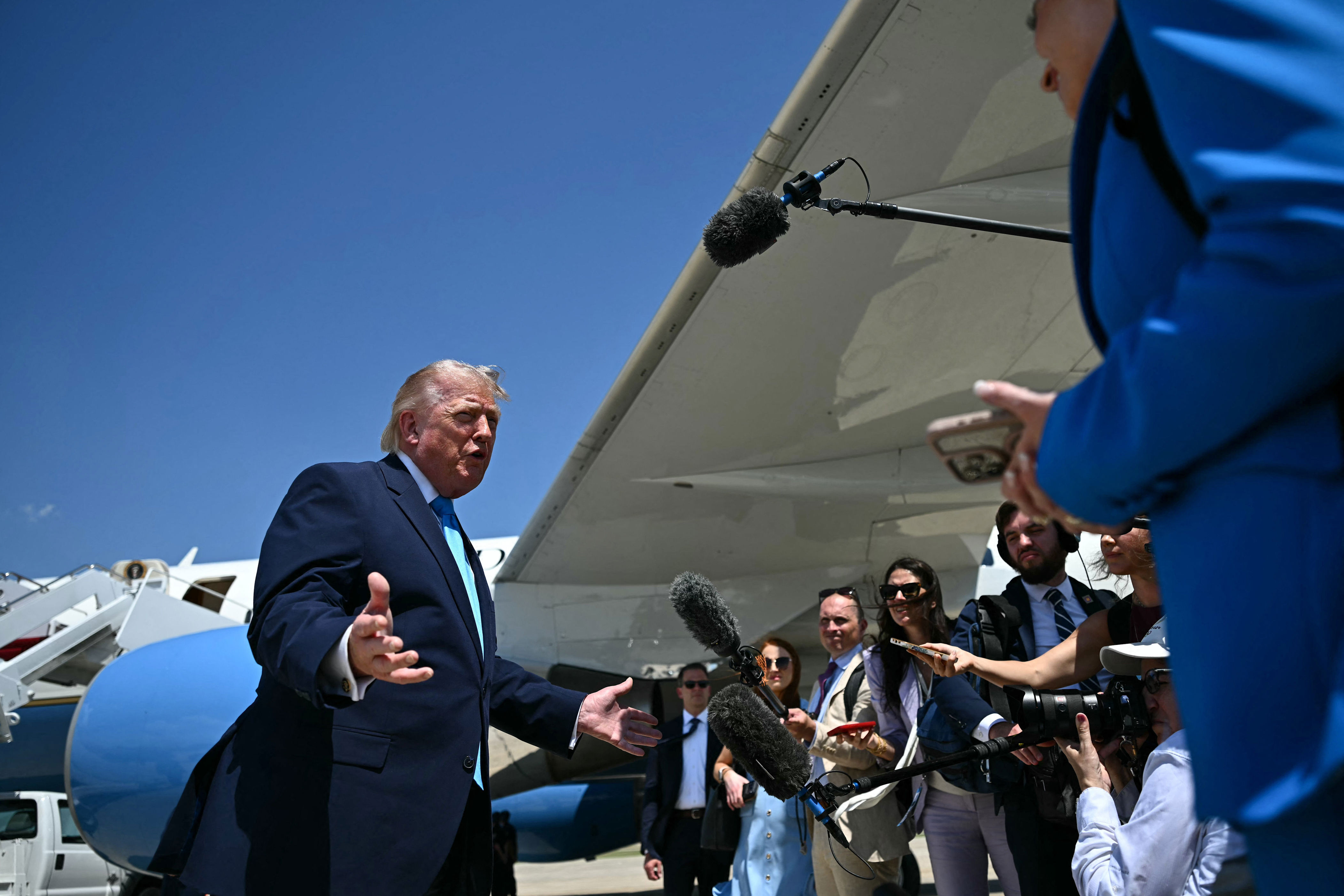 Donald Trump’s ‘Dead Country’ claim quickly turns into a devastating ...