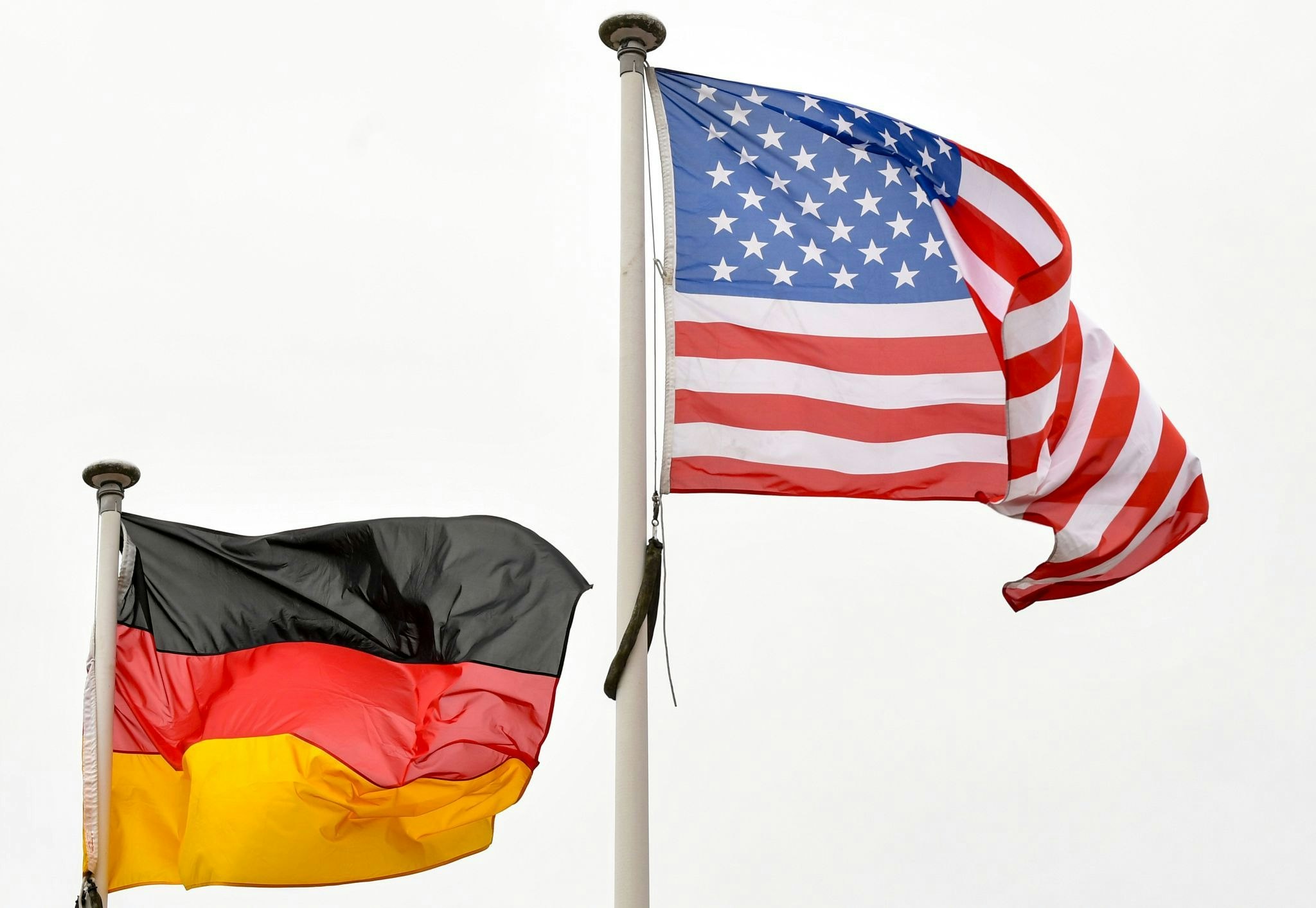 Trump-Zölle schlagen zu: Exportüberschuss mit den USA bricht um fast ...