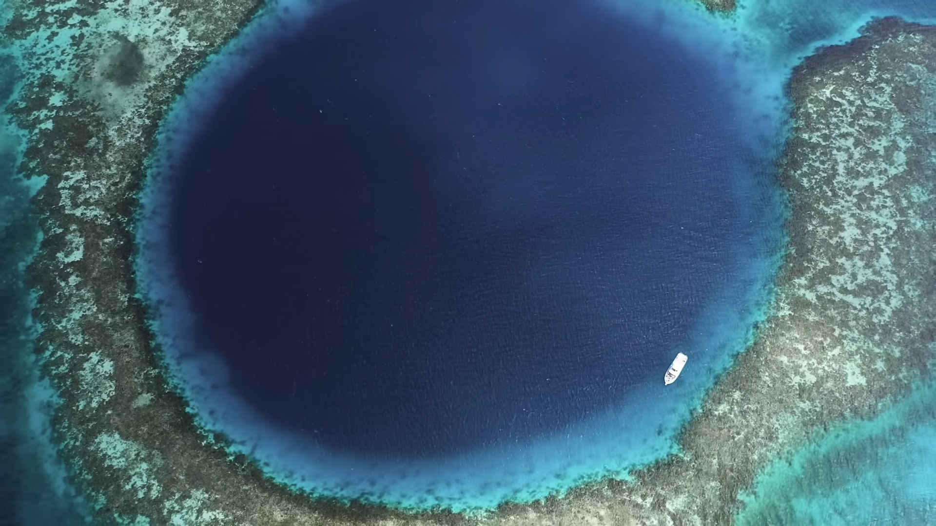 A floating island started rotating in a perfect circle - then the UFO ...