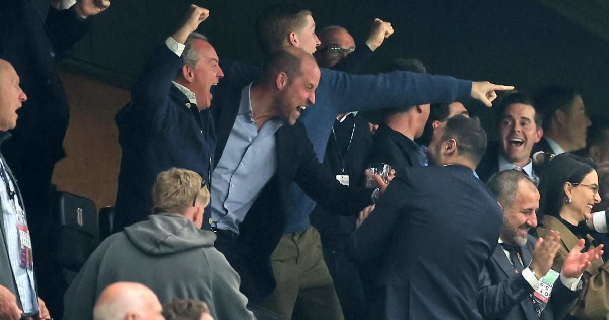 Prince William belts out Neil Diamond’s 'Sweet Caroline' as he cheers ...