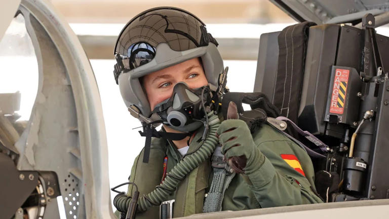 Princess Leonor begins elite paratrooper training in Spain