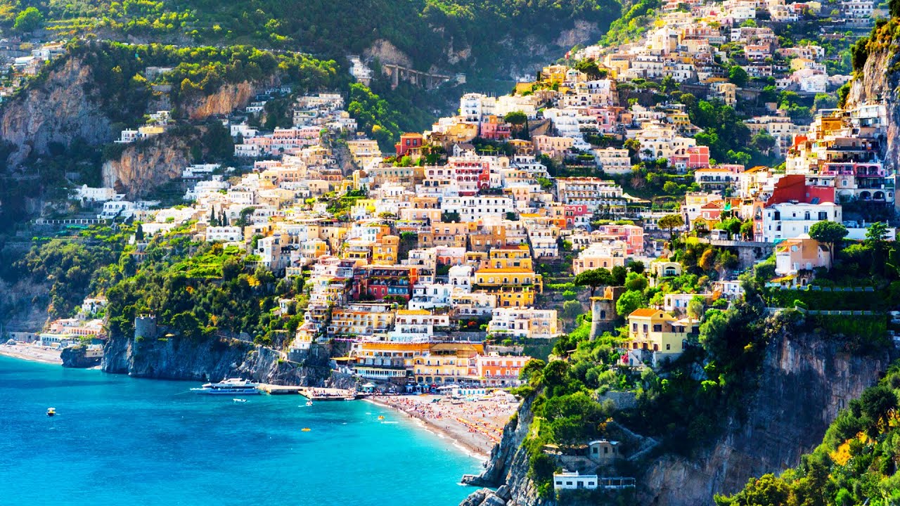 Exploring Naples and the spectacular Amalfi Coast in detail