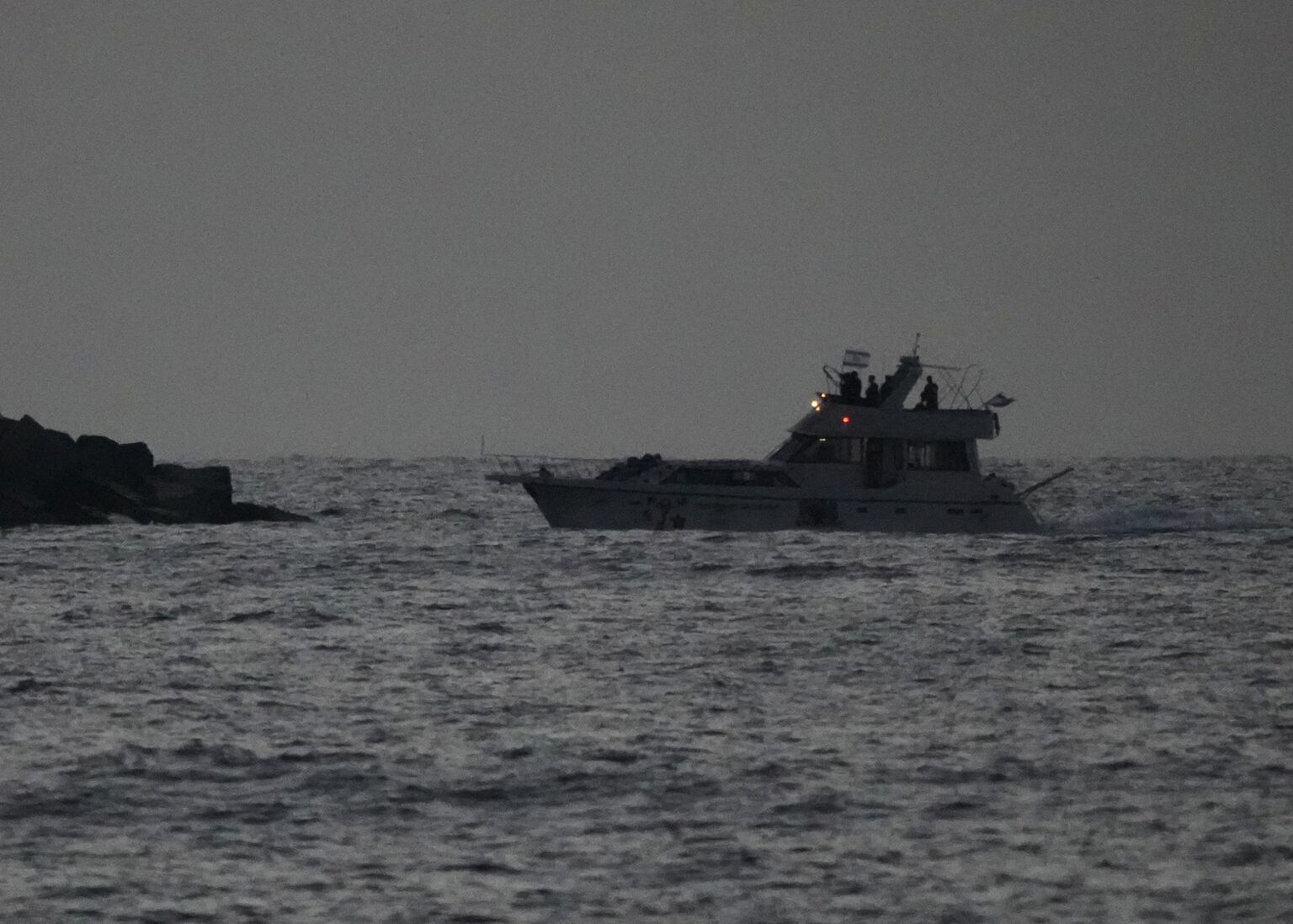 Israel begins deporting hundreds of flotilla activists