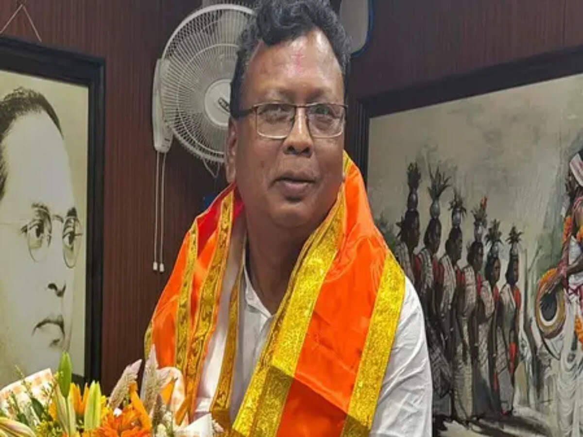 West Bengal govt makes singing of 'Vande Mataram' mandatory in all ...