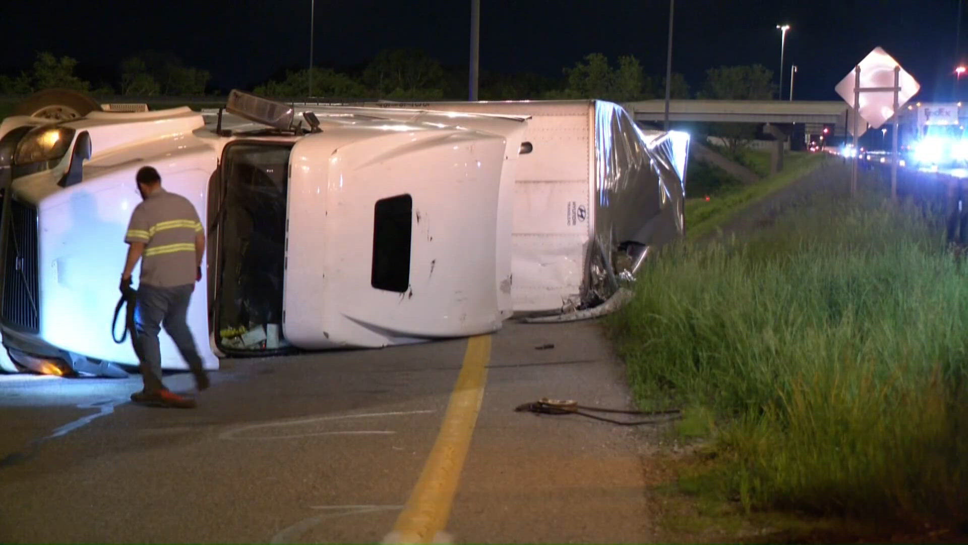 Semi crash closes I-475 ramp