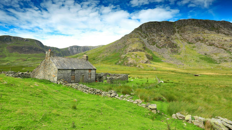 I spent two nights off-grid in Snowdonia – and felt rich beyond belief