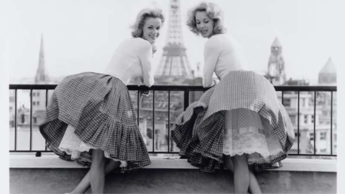20 photos capturing 1960s Parisian style