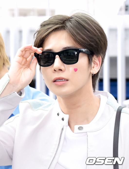 TXT 태현 '공항의 할리퀸'