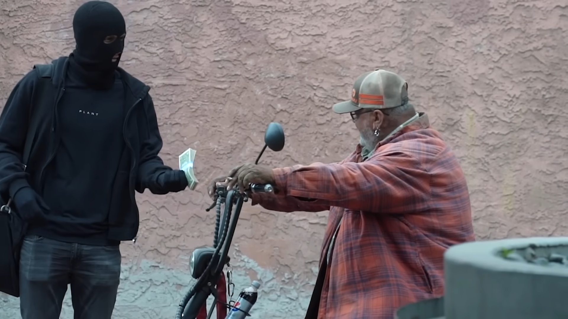 Strangers left in shock after encountering the nicest bank robber