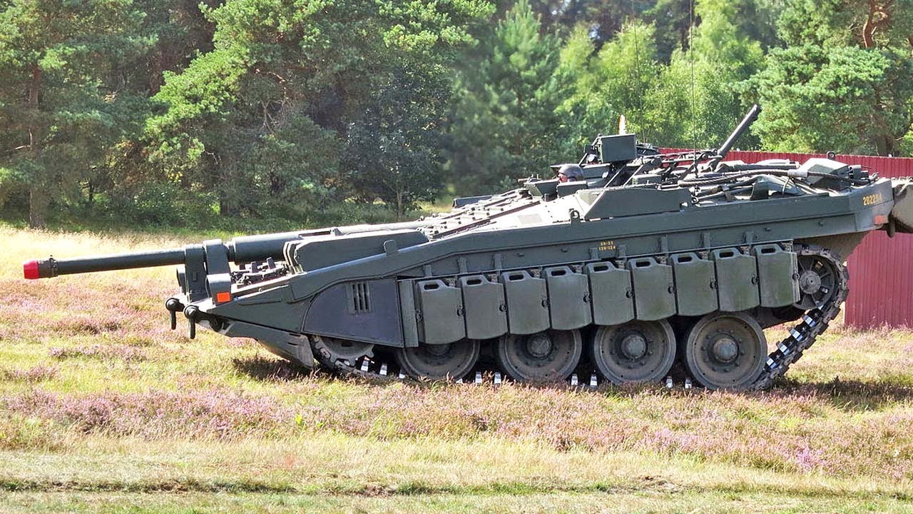 The tank that points down - The Swedish S tank - Stridsvagn 103