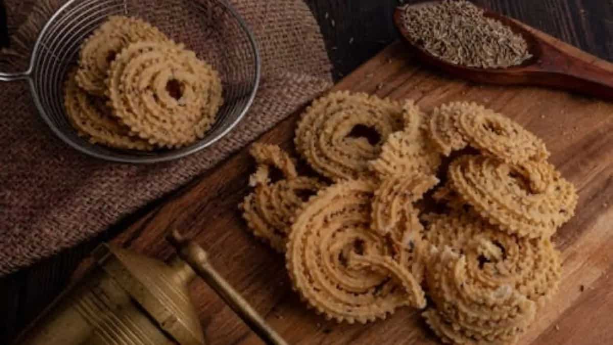 Wet grinder recipe to make murukku dough at home