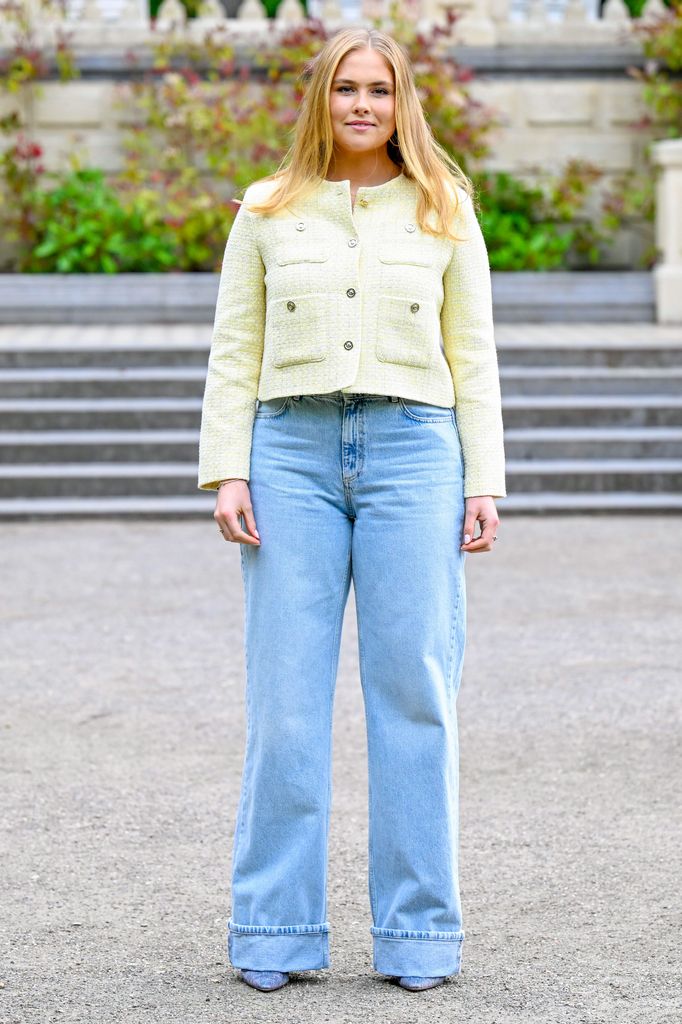 Amalia en vaqueros, Ariane con el pantalón tendencia... El posado de ...