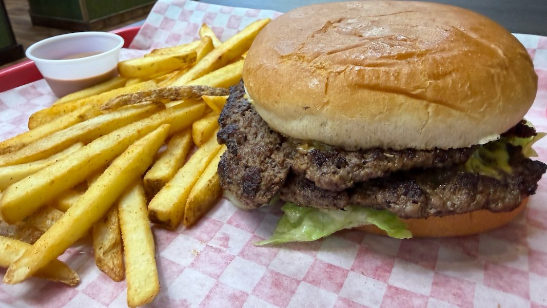 Breakfast, burgers + Yemeni coffee at new Charlotte cafe
