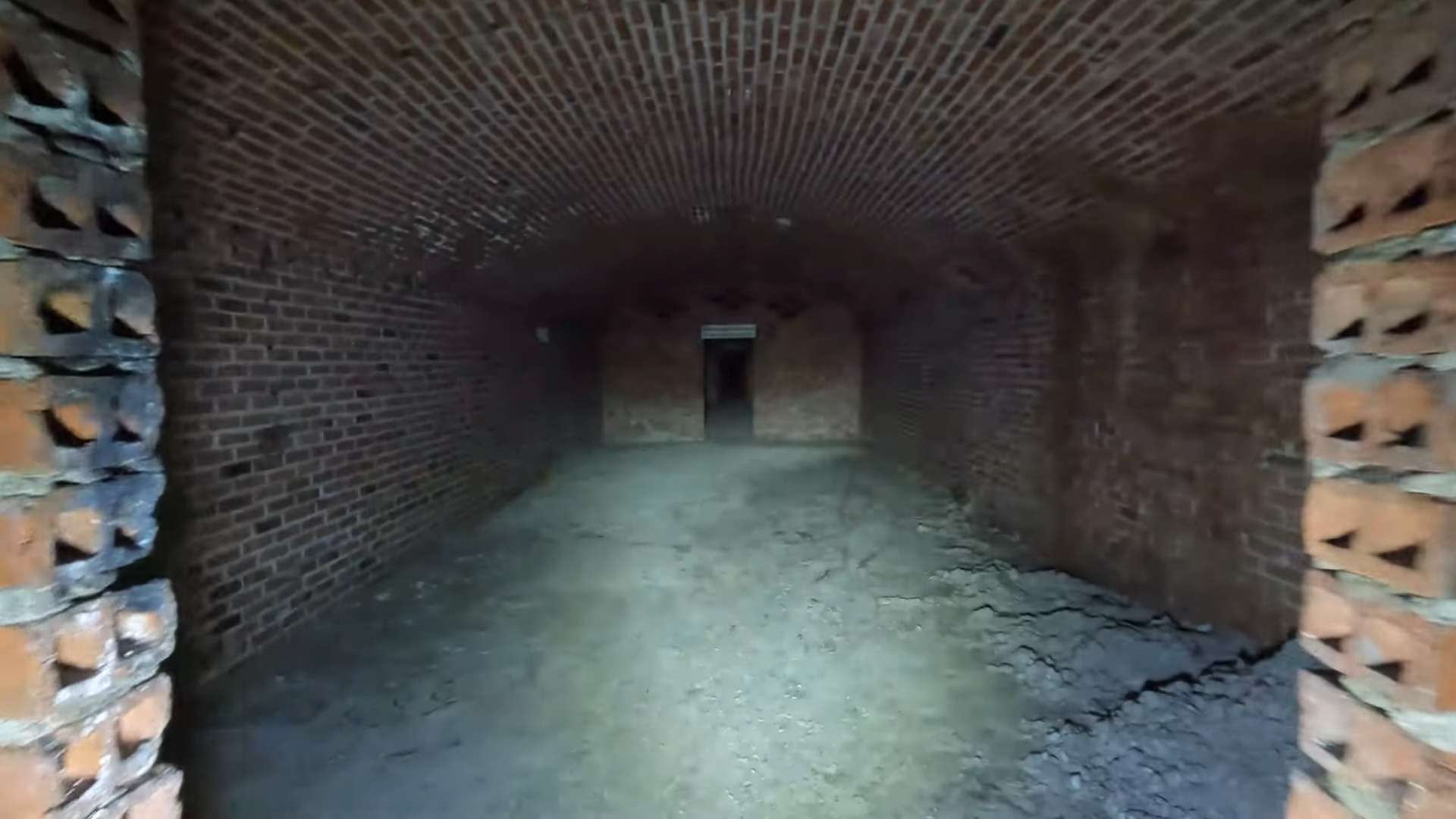 Dieser Bunker war für Bombenangriffe gebaut - und die Menschen haben ...