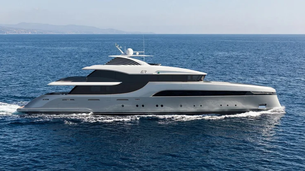 ER 40 explorer yacht in photos