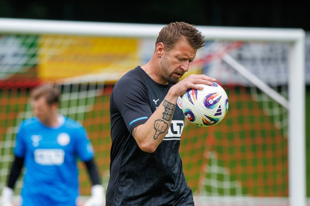 Hansa Rostock trennt sich von Torwartcoach Orlishausen: Was wird aus ...