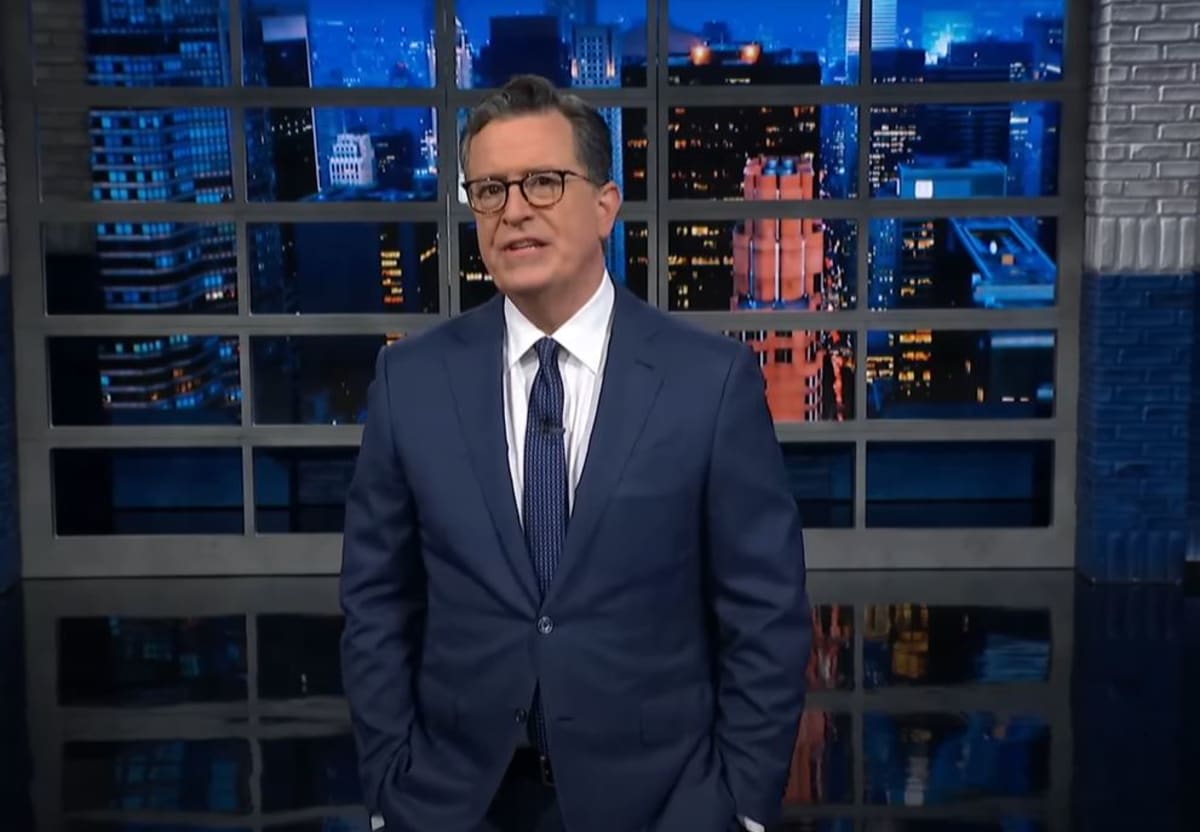Robert De Niro jokes about Trump-Epstein files on Stephen Colbert's ...