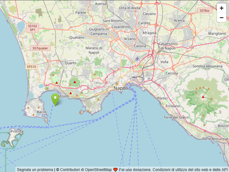 Paura a Napoli, forte scossa di terremoto all'alba