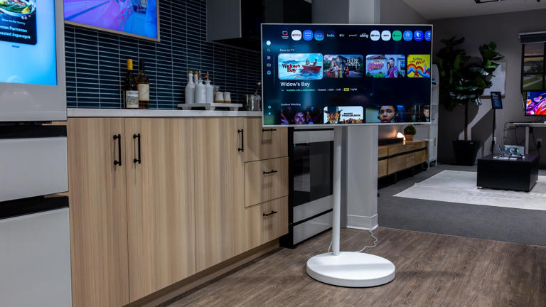 First look: Samsung’s new 6K Odyssey G8 gaming monitor is pure overkill ...