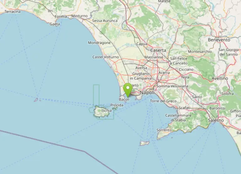 Terremoto all’alba ai Campi Flegrei, forte scossa di magnitudo 4.4 ...