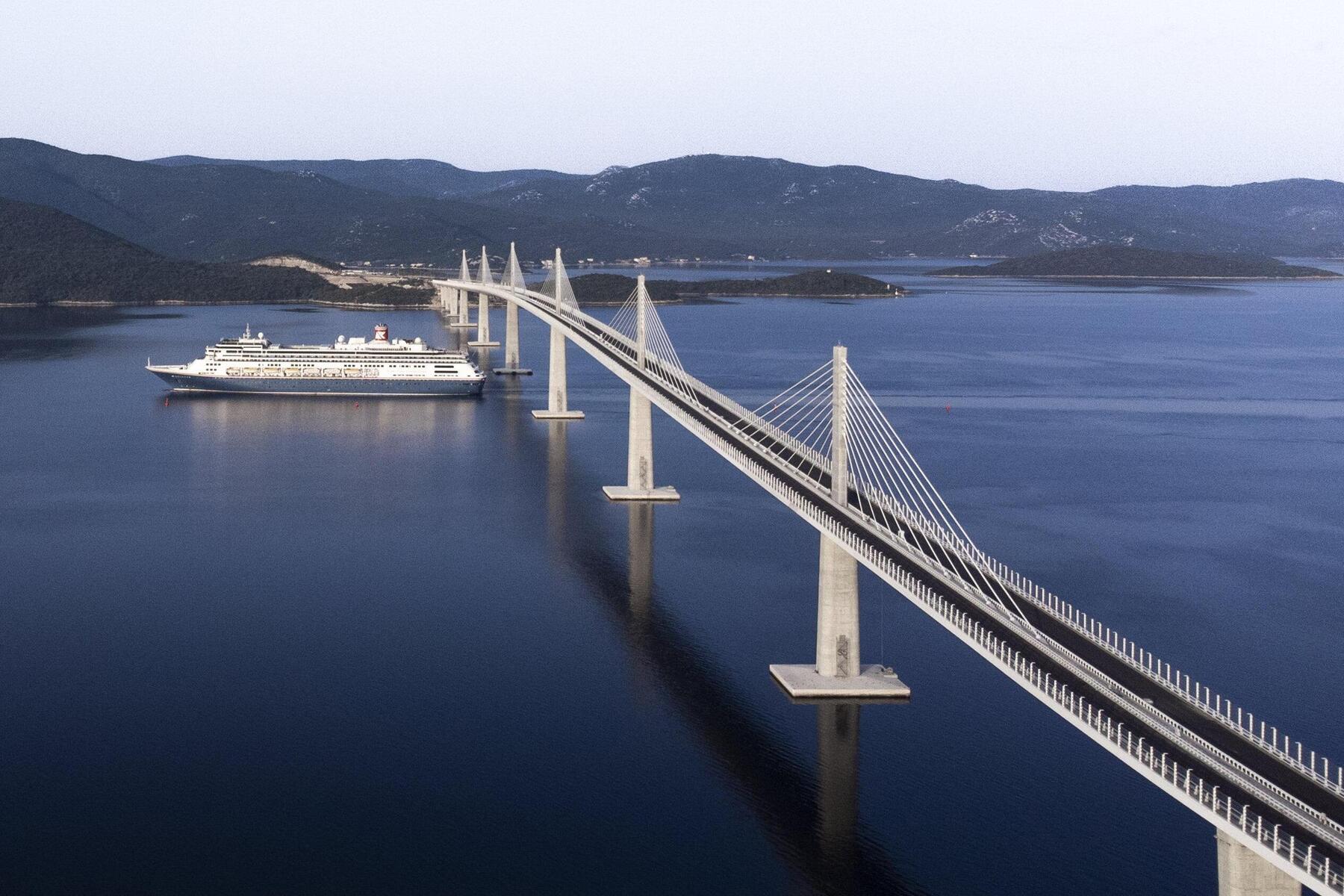 Frühe Risse in Kroatiens Pelješac-Brücke werfen Fragen auf