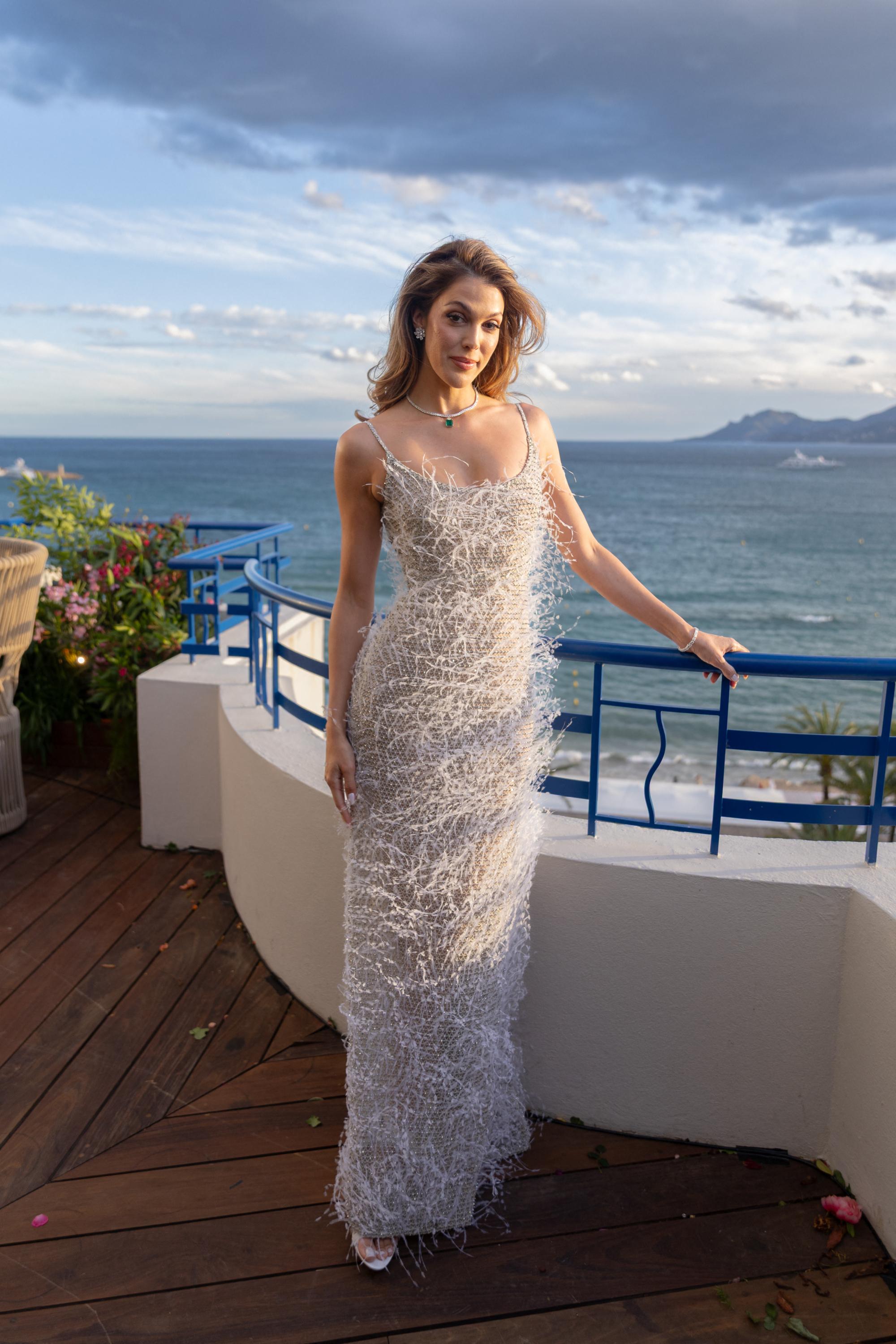 Robe de princesse lilas, fourreau nuptial blanc… Le défilé de mode d ...