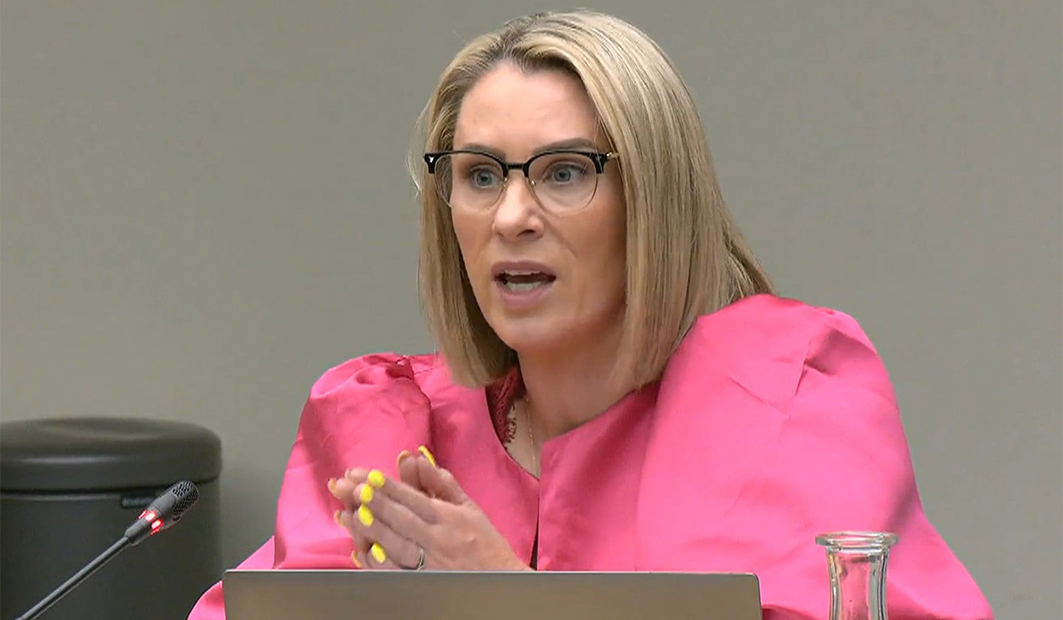 Evanne Ní Chuilinn says she was treated very poorly as RTÉ pay ...