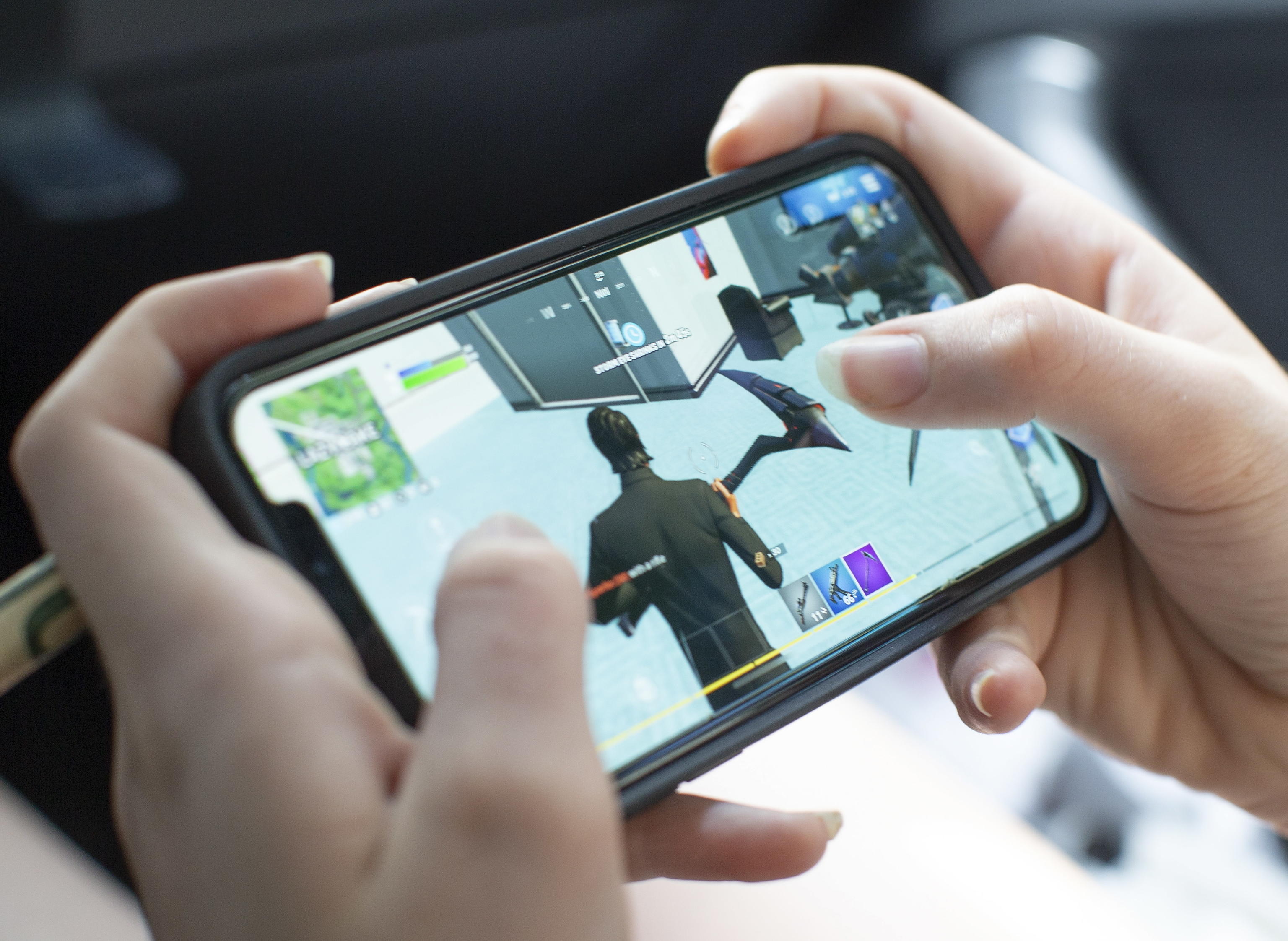 Fortnite torna sull'App Store globale: Epic sfida Apple